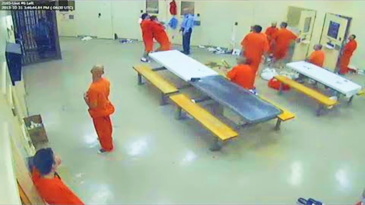 Real Prison Escapes Caught On Camera - YouTube