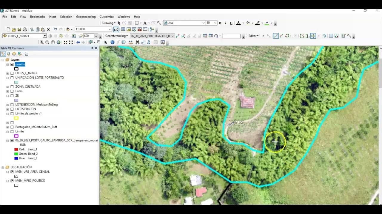 Recortar shapefile de poligonos en ArcGIS - YouTube