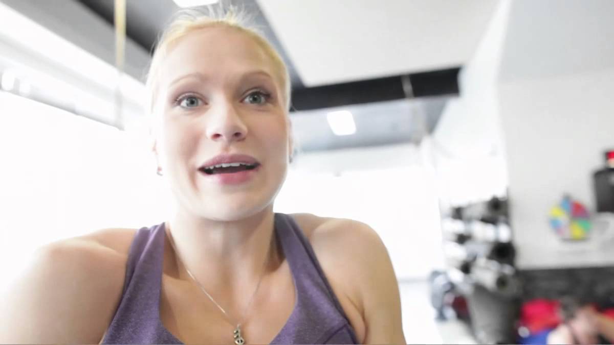 CrossFit - Growing Up CrossFit with Annie Thorisdottir - YouTube