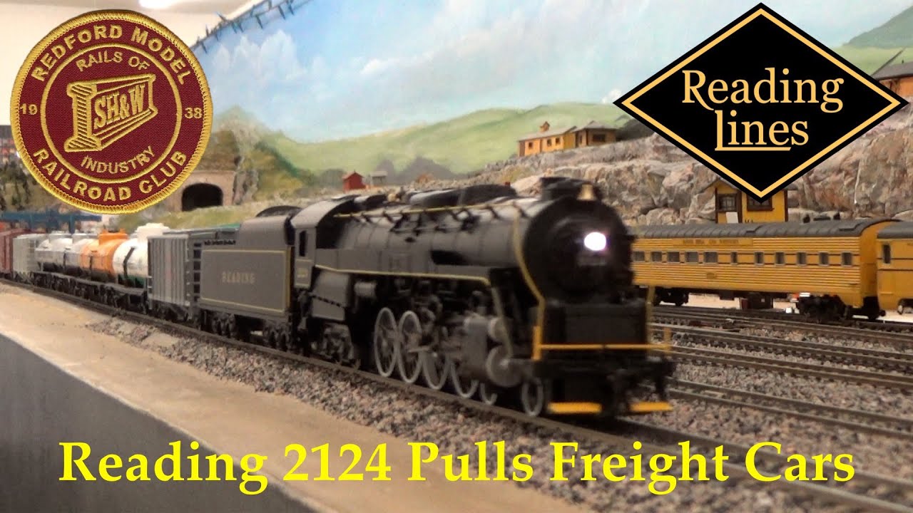 Reading 2124 Pulls Freight Cars - YouTube