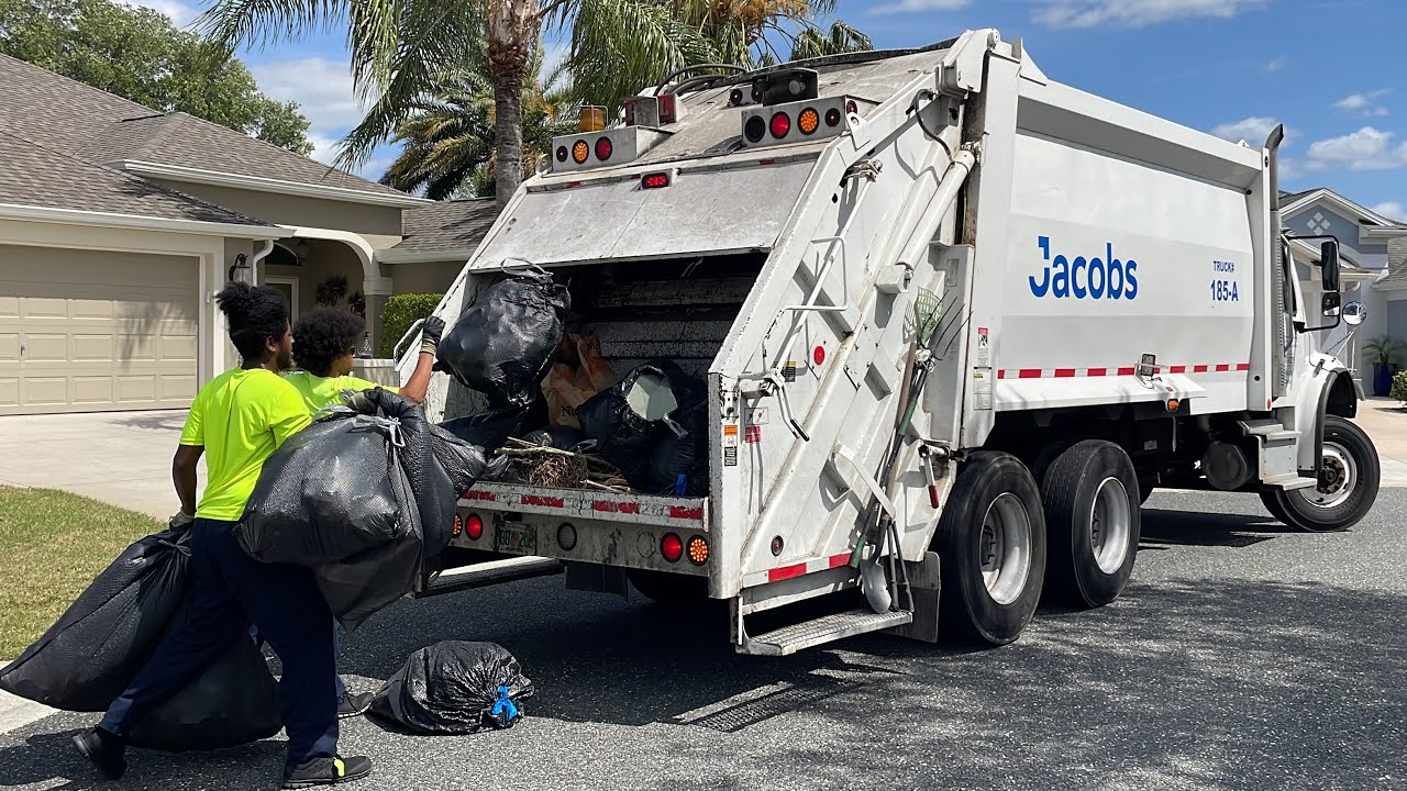 Jacobs Heil PT1000 Rear Loader Garbage Truck Flying Thru The Villages ...