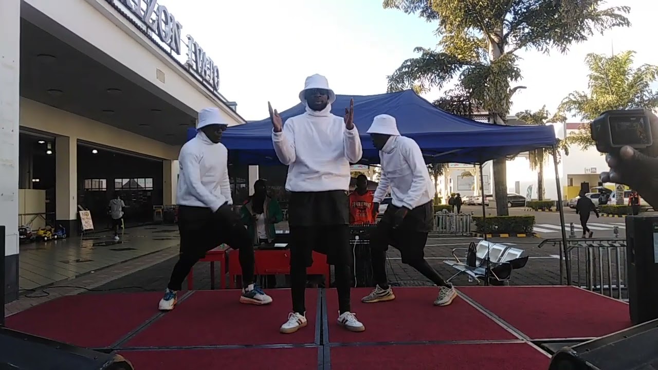 Best Robotic dancers in Zimbabwe. #ROBOTIC CREW - YouTube