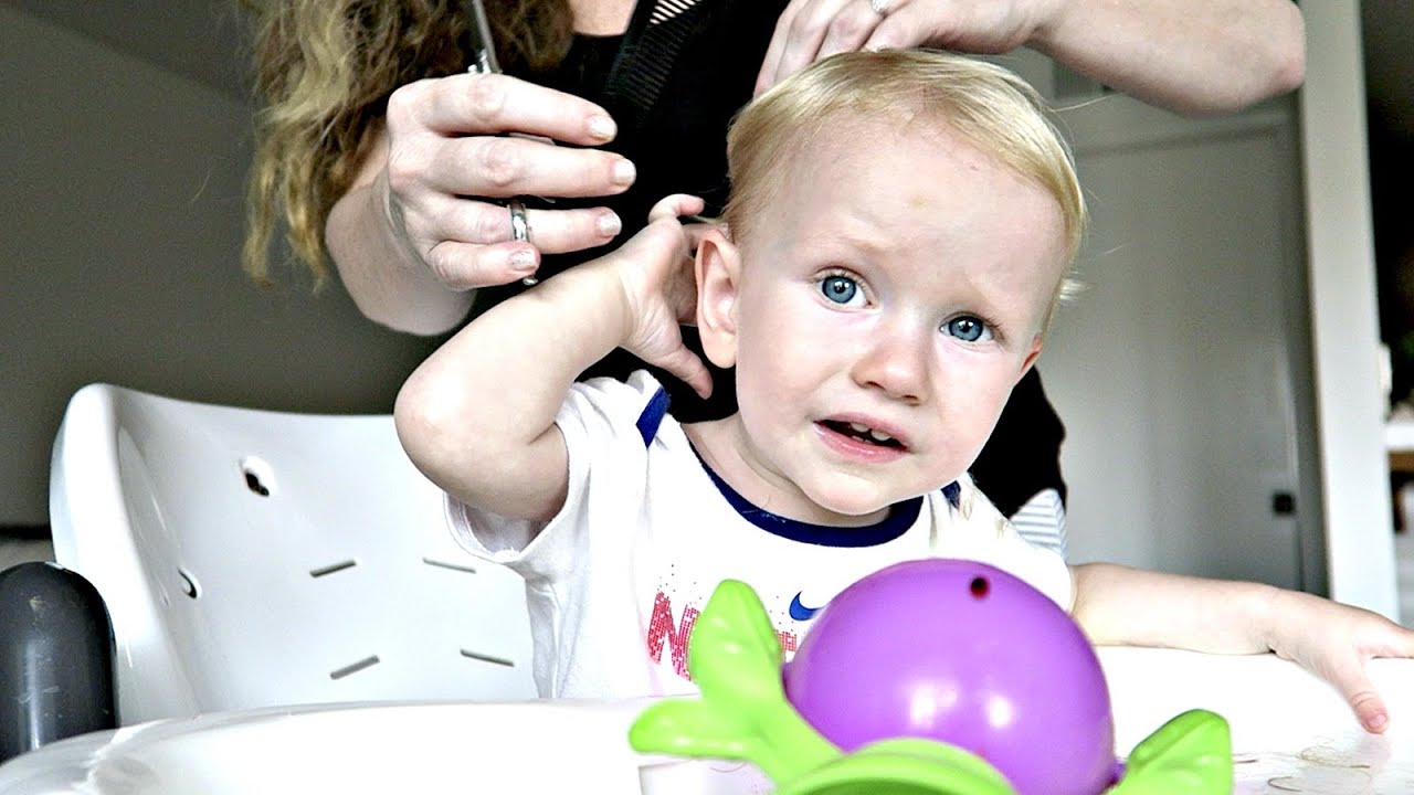 Toddler Gets a Haircut - YouTube