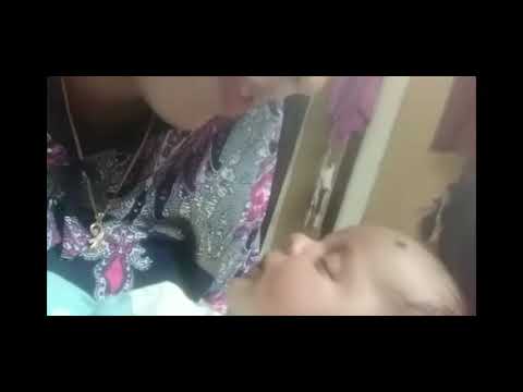 baby's reaction  yo mom's kiss #shorts