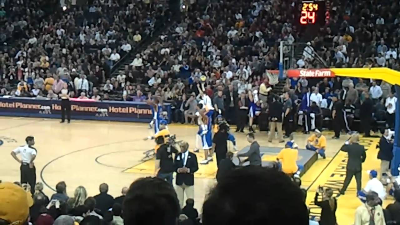 Halftime Dunk Fail - YouTube