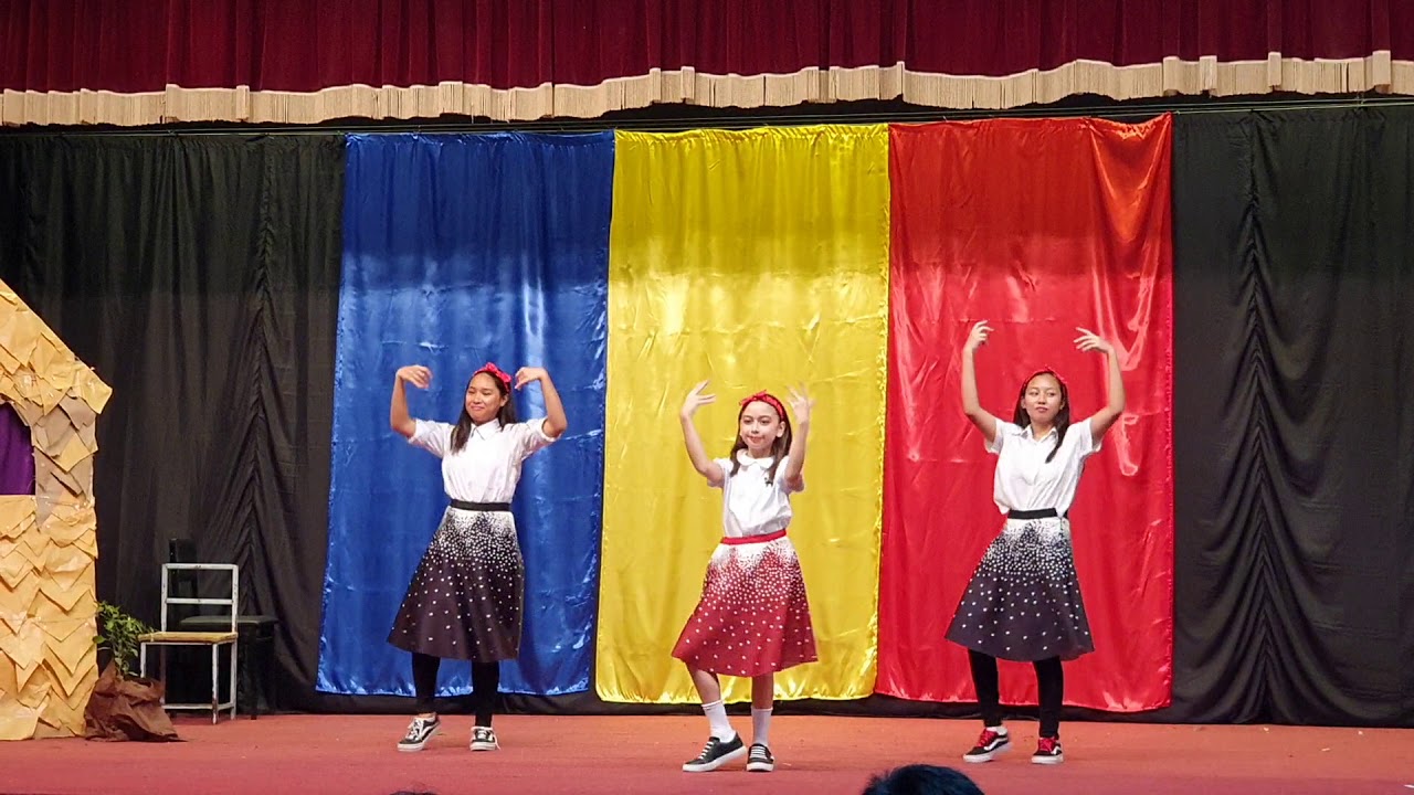 PIES Dance Modern - YouTube