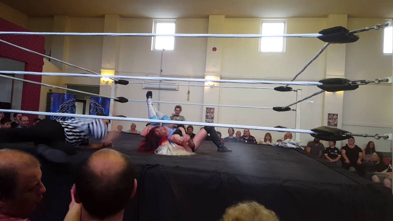 Kay lee ray VS Sierra Loxton - YouTube