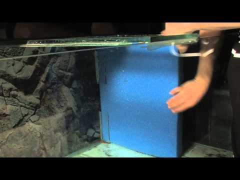 Corner filter installation with Poret foam