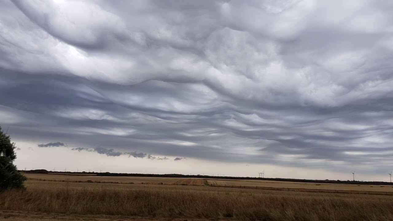 altocumulus asperitas - YouTube