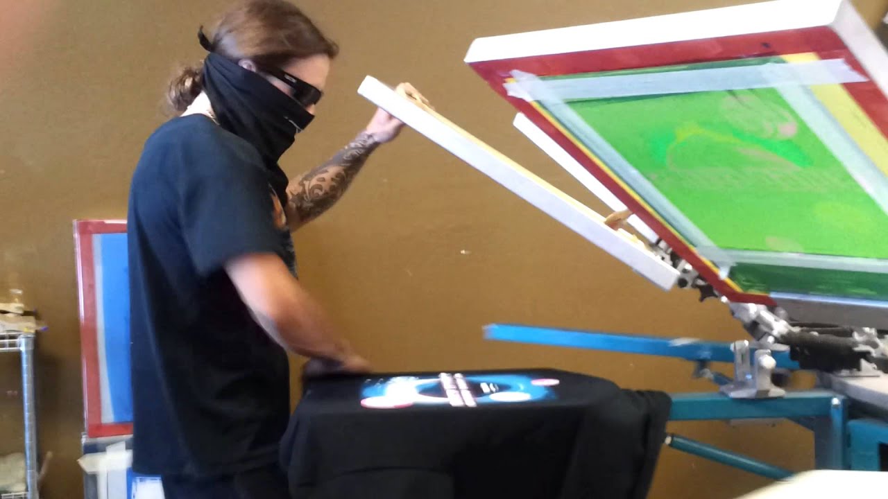 No one is faster, 6 color screen printing - YouTube