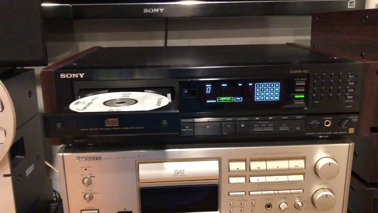 Sony cdp-608esd cd player - YouTube