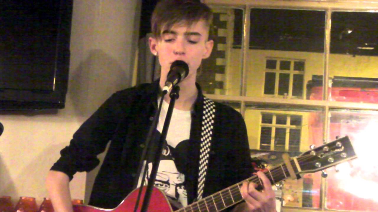 Liam Samson 1985 - YouTube