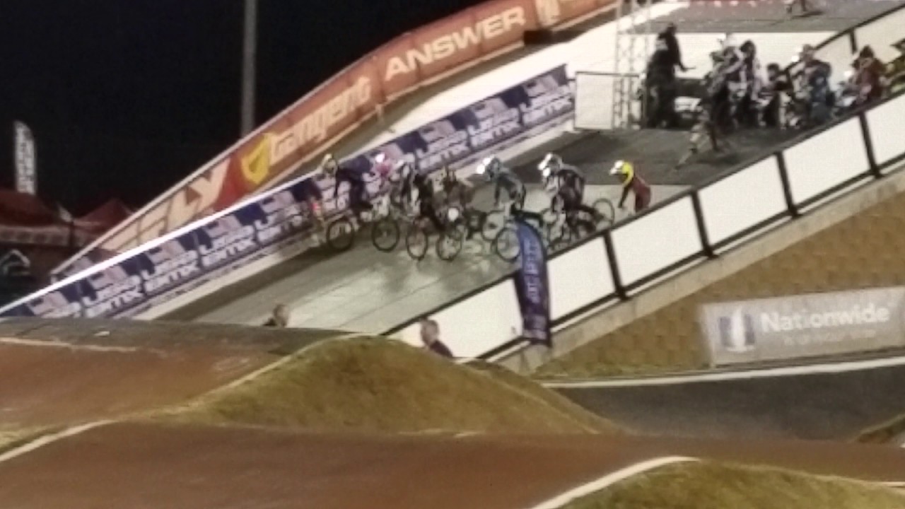 Boys racing 2(11) - YouTube