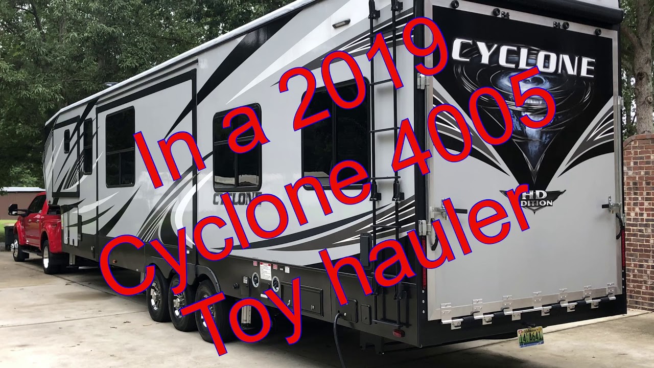 Cyclone 4005 hauling a Polaris Slingshot GT - YouTube