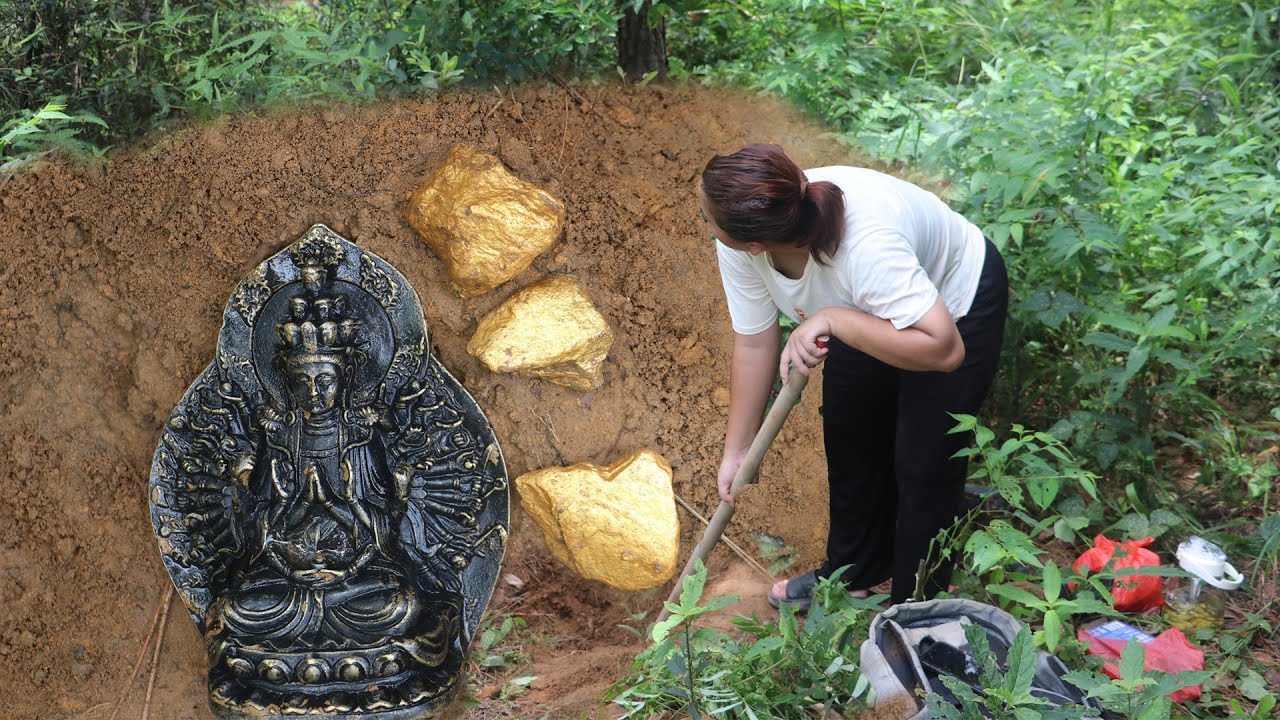 I found a rare treasure of gold using a metal detector, it's amazing ...