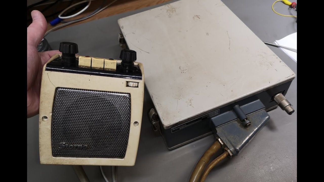 Stornophone CQM69 FM 5W 420-470MHz viking teardown - YouTube