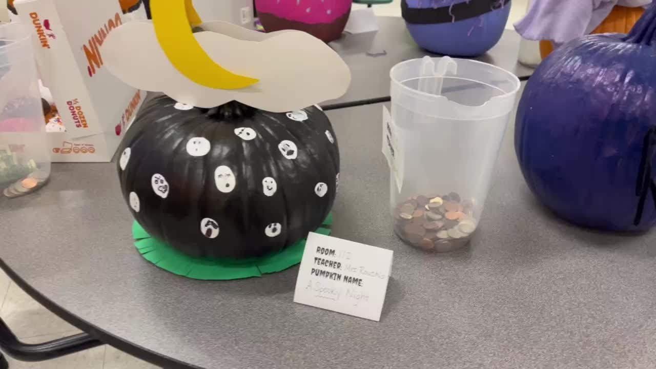 Curtis Strange pumpkin display - YouTube