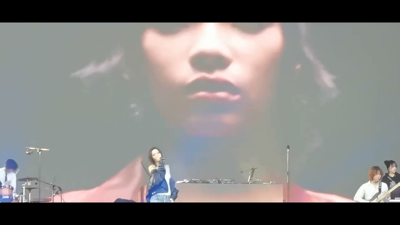 Lexie liu manta live performance - YouTube