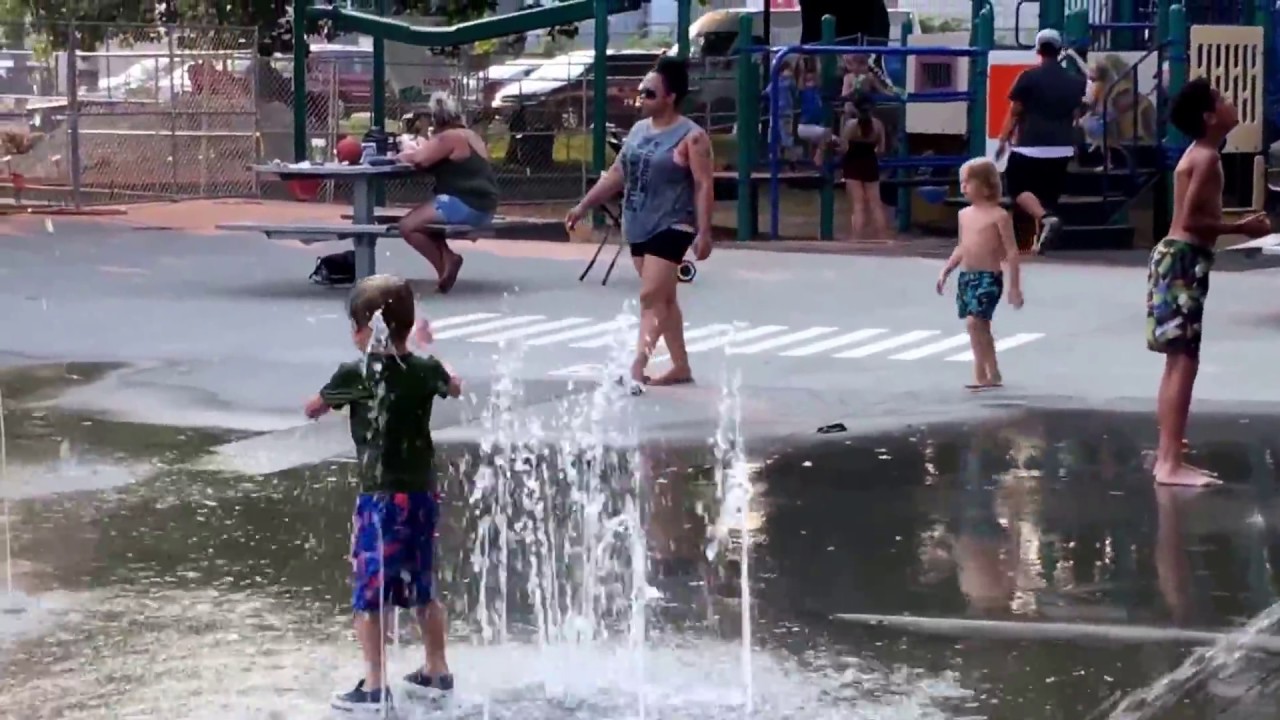 Georgetown spray park Summertime 2017 - YouTube