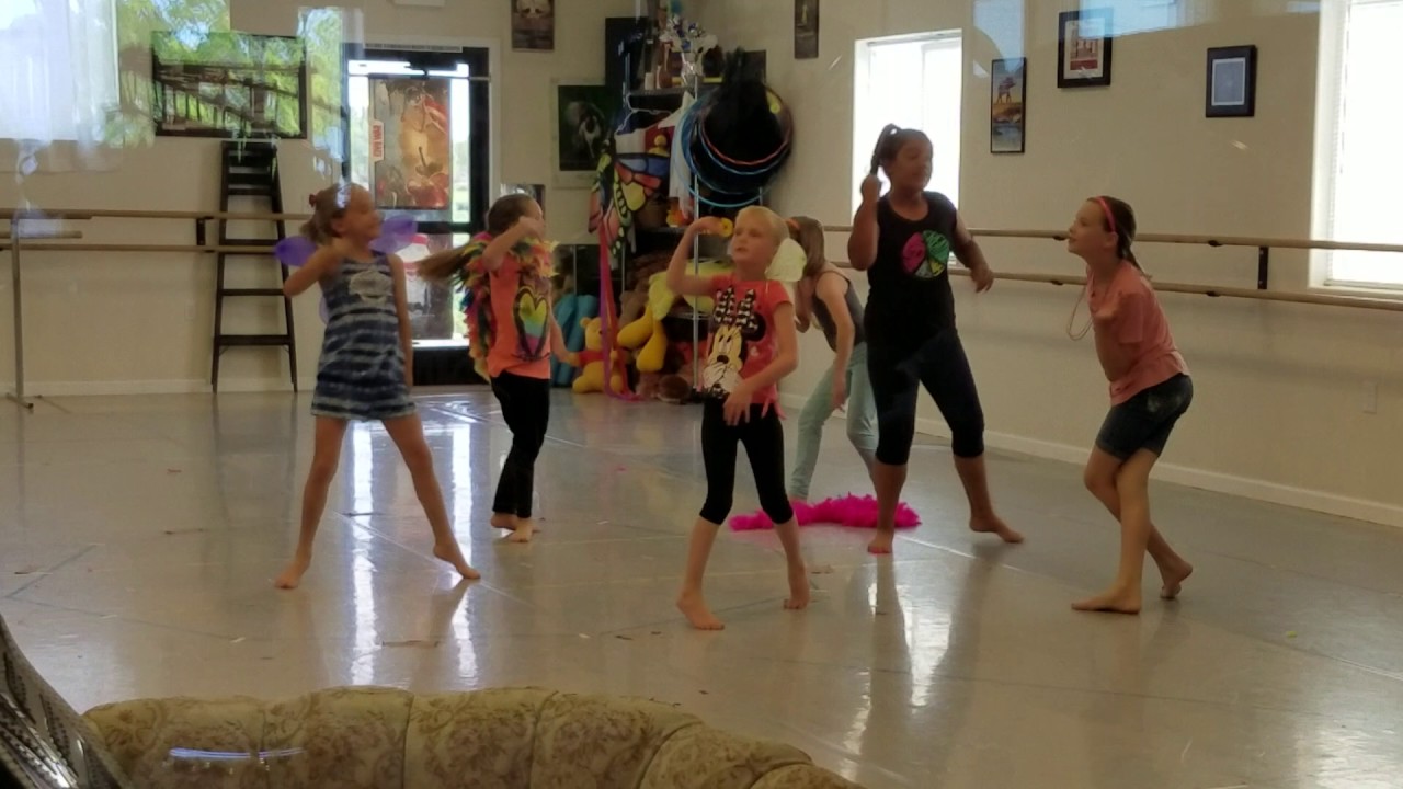 Fancy Nancy Dance! - YouTube