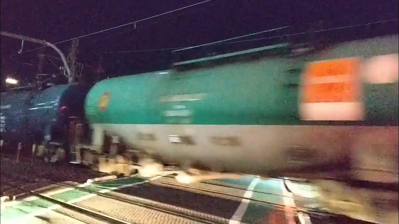 8461レ EF210-345+タキ16B - YouTube