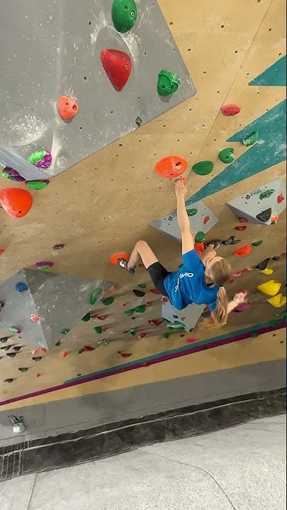 Warming up on the beast, 7c+ route 💪🧗‍♂️ - YouTube