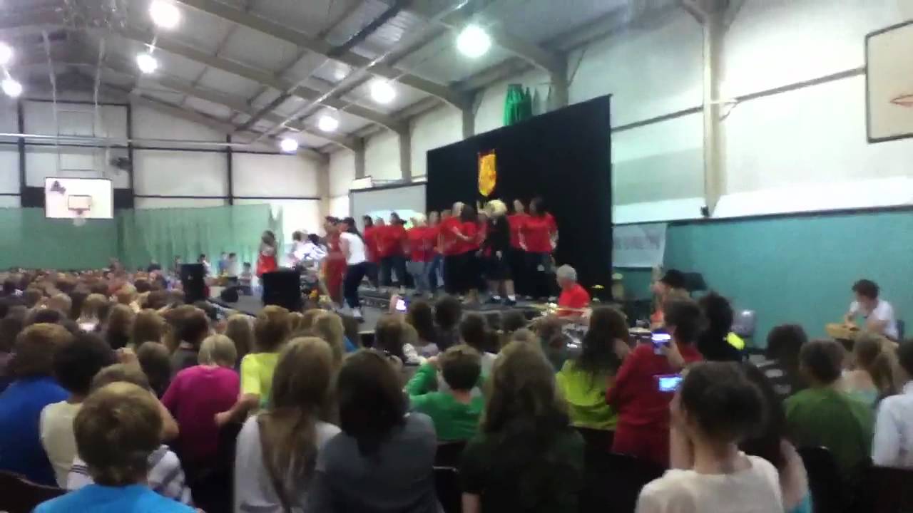Bryn Celynnog Teachers Do Glee 2D - YouTube