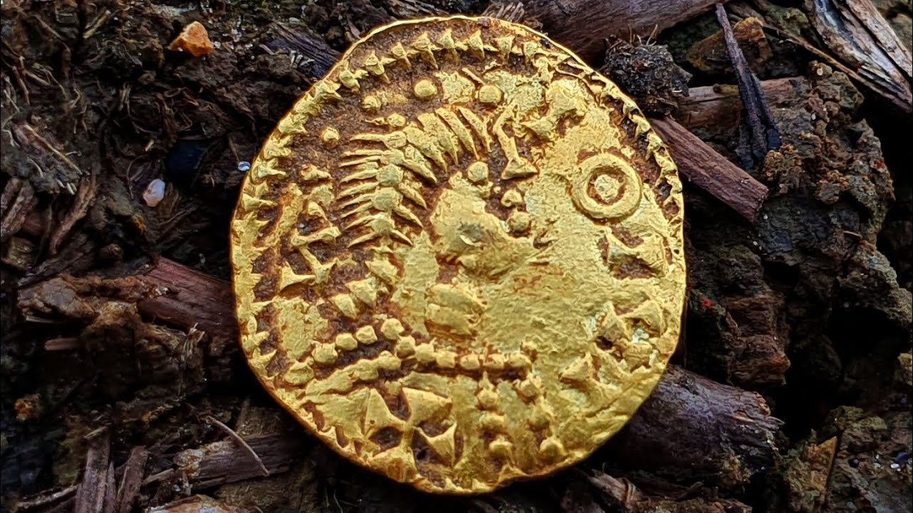 6th Century Gold Coin Found Metal Detecting UK - YouTube