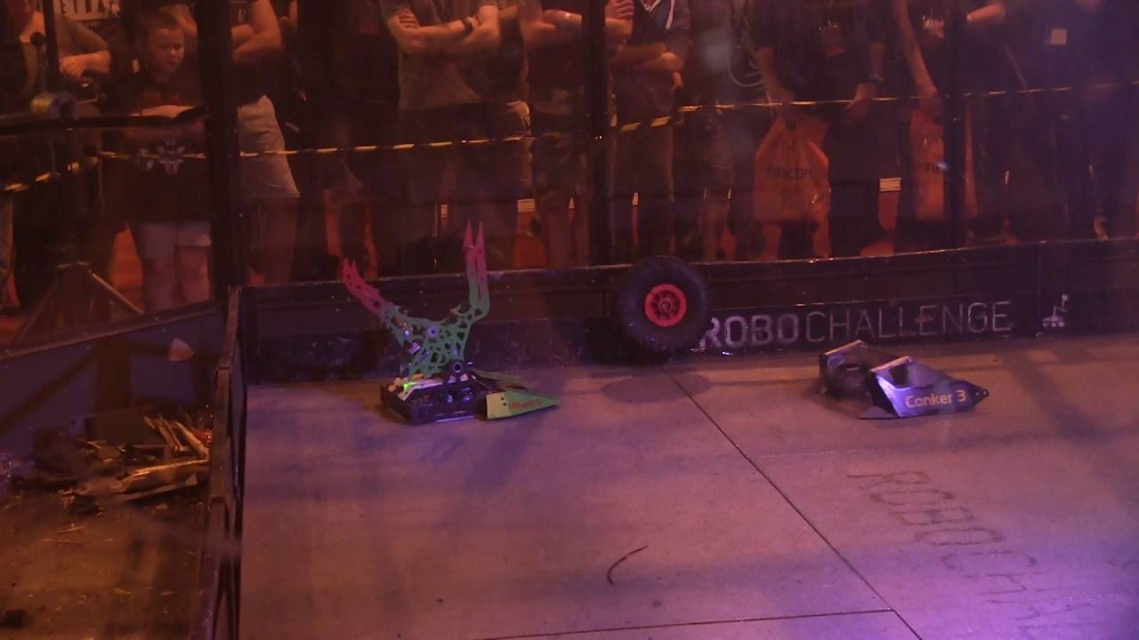 Robot Arena Insomnia 58 - Conker 3 vs Mantis - YouTube