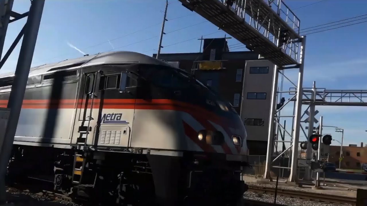 Metra MP-36 locomotive compilation - YouTube