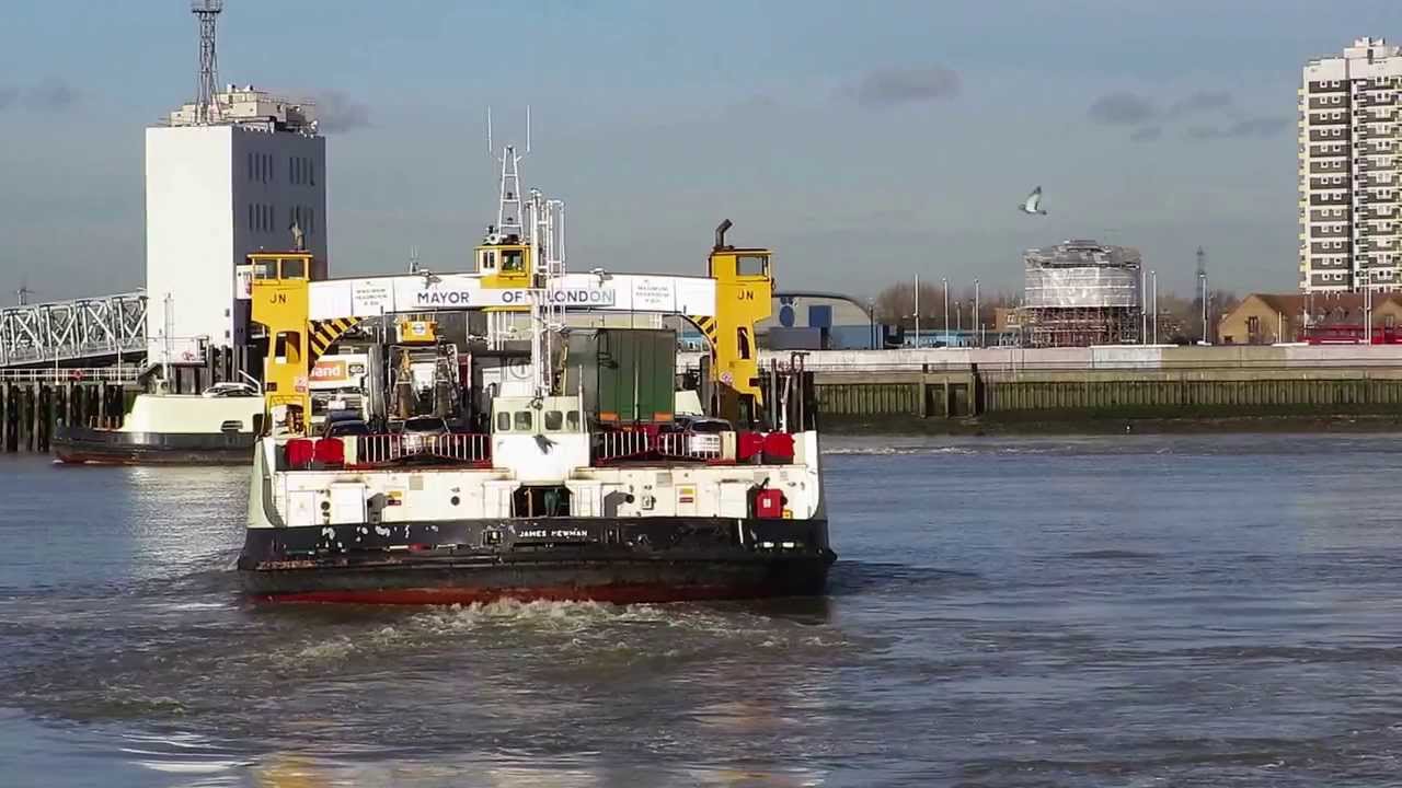 Woolwich Ferry Thames London - YouTube