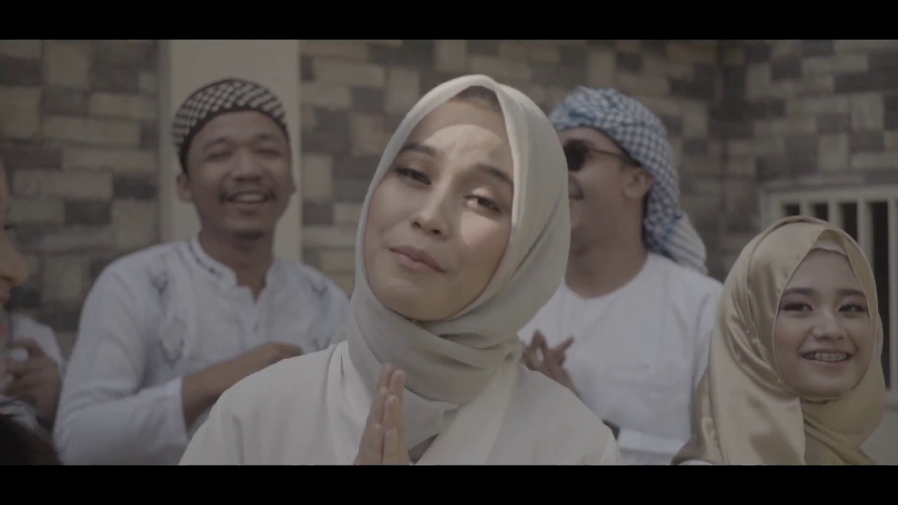 Kolaborasi Musisi Surabaya - Lebaran Medley - YouTube