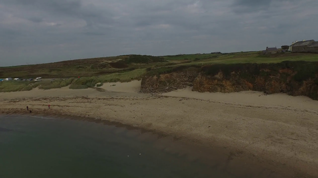 Cable Bay (Porth Trecastell) - Anglesey - YouTube
