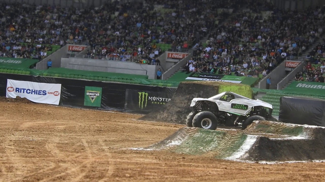 Monster Jam Melbourne 2019 Show 1 Alien Invasion Two Wheel Skills - YouTube