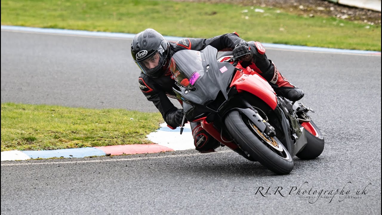 Windy Mallory Track Day - YouTube