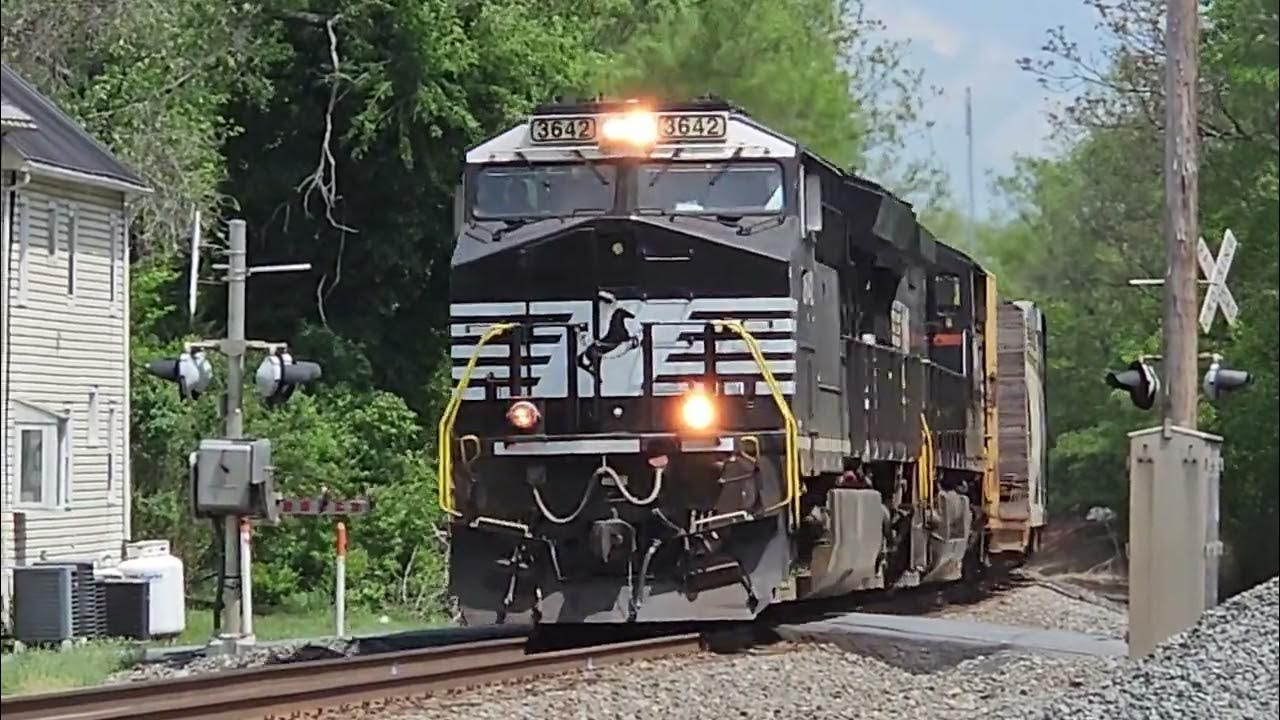 NS 3642 Leads NS 9841 NS 4622 on NS 15T Passing Through in Boyce VA - YouTube