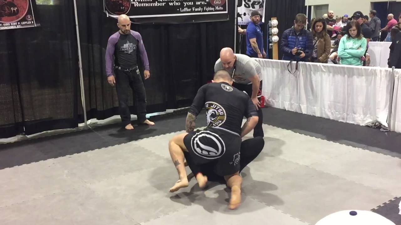 Elisabeth Clay vs Jordan Kontra in the men's 185 n under at the Alaska ...