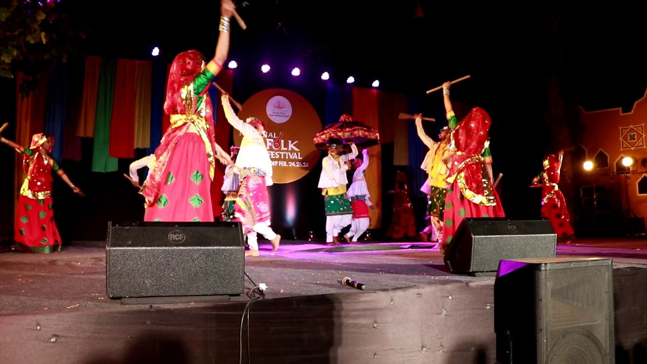 GUJARATI FOLK DANCE/ DANDIYA RAAS - 2019 - YouTube