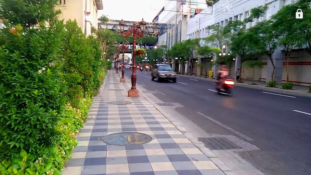 Ayo jalan di jalur pedestrian Surabaya [Tunjungan - Praban] - YouTube