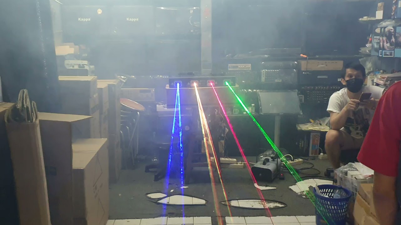 Lampu Panggung Laser Show 4 mata RGBY - YouTube