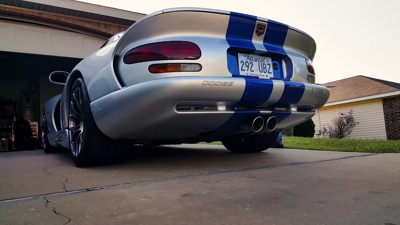 98 Viper GTS Idle - YouTube