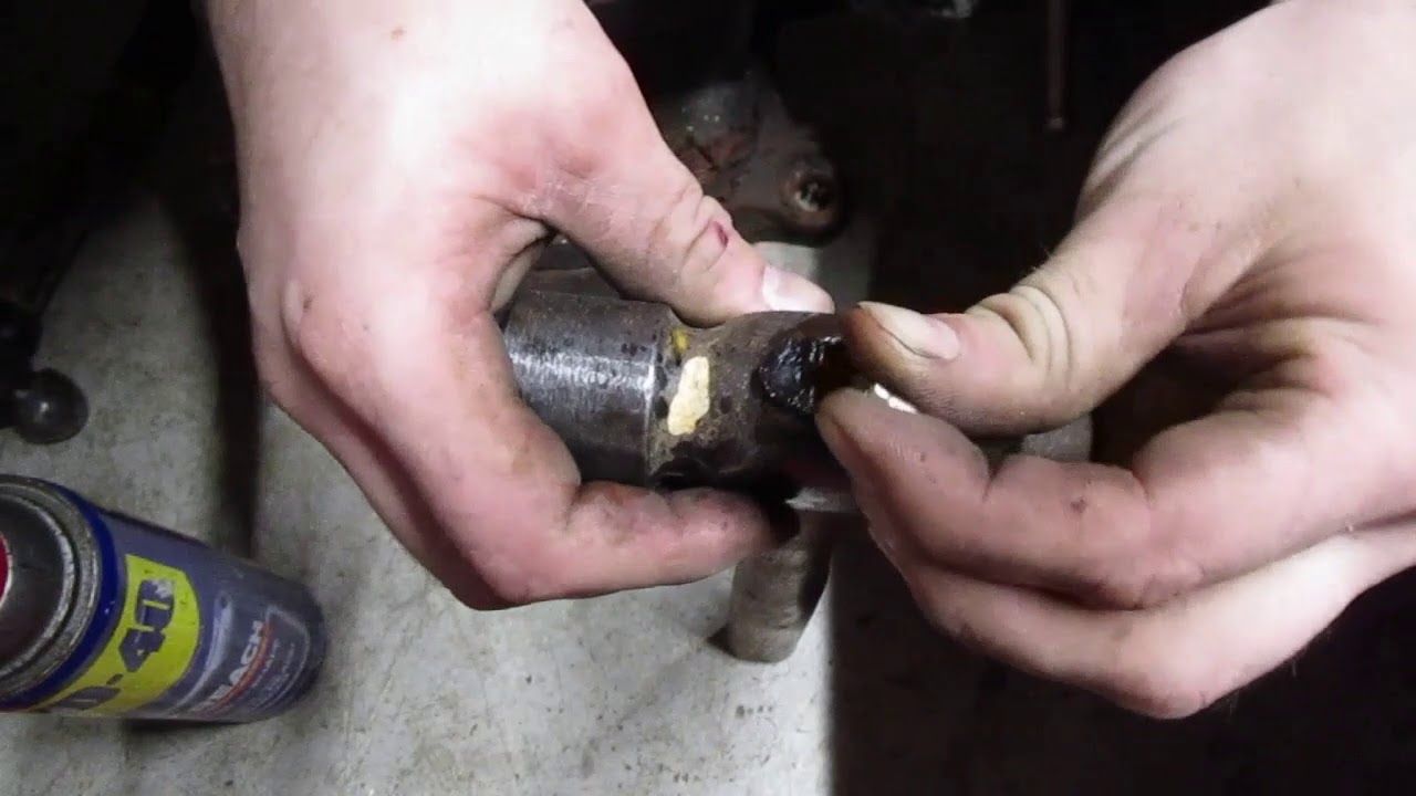 Fixing a Floppy Hammer Head the Hard Way - YouTube