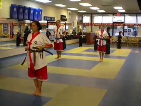 Haidong Gumdo class training - YouTube