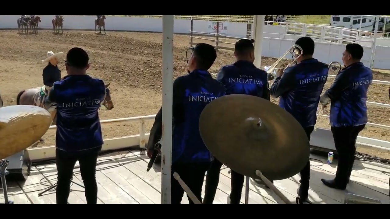 Banda La Iniciativa - Modesto Ca - YouTube