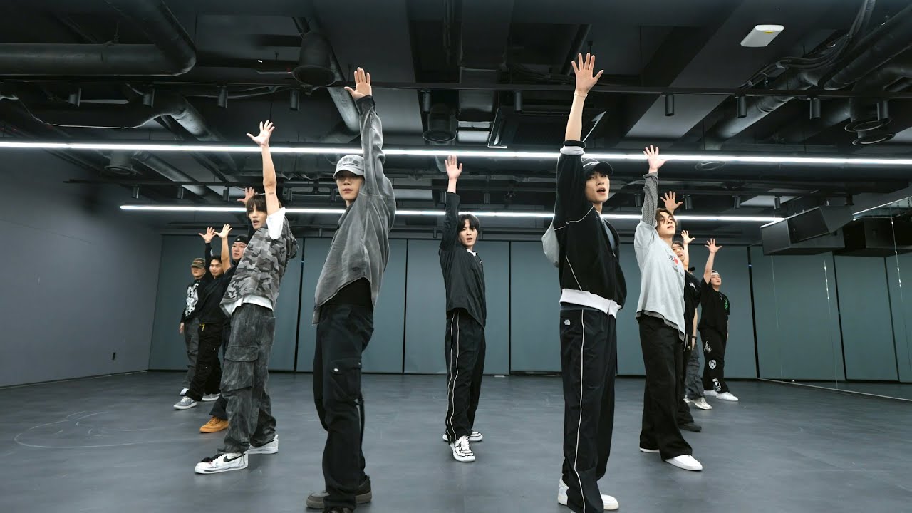 WayV 威神V 'HIGH FIVE' Dance Practice - YouTube