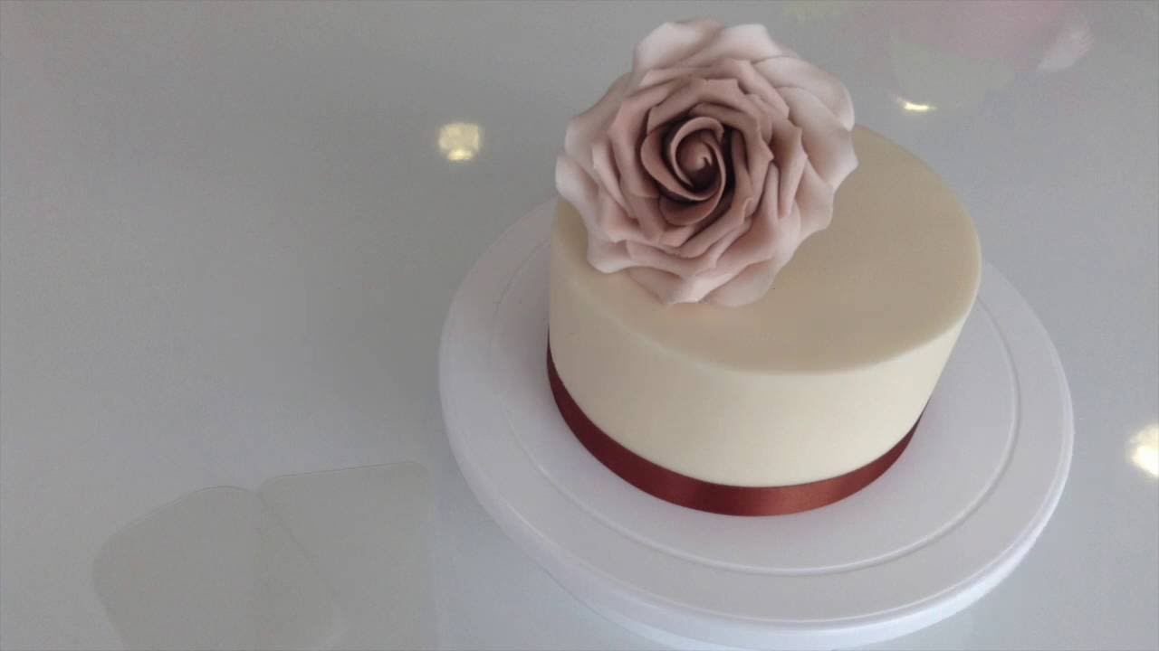 Sharp Cake Edges Tutorial - YouTube