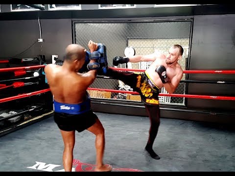 maximum   muay thai    fitness phuket