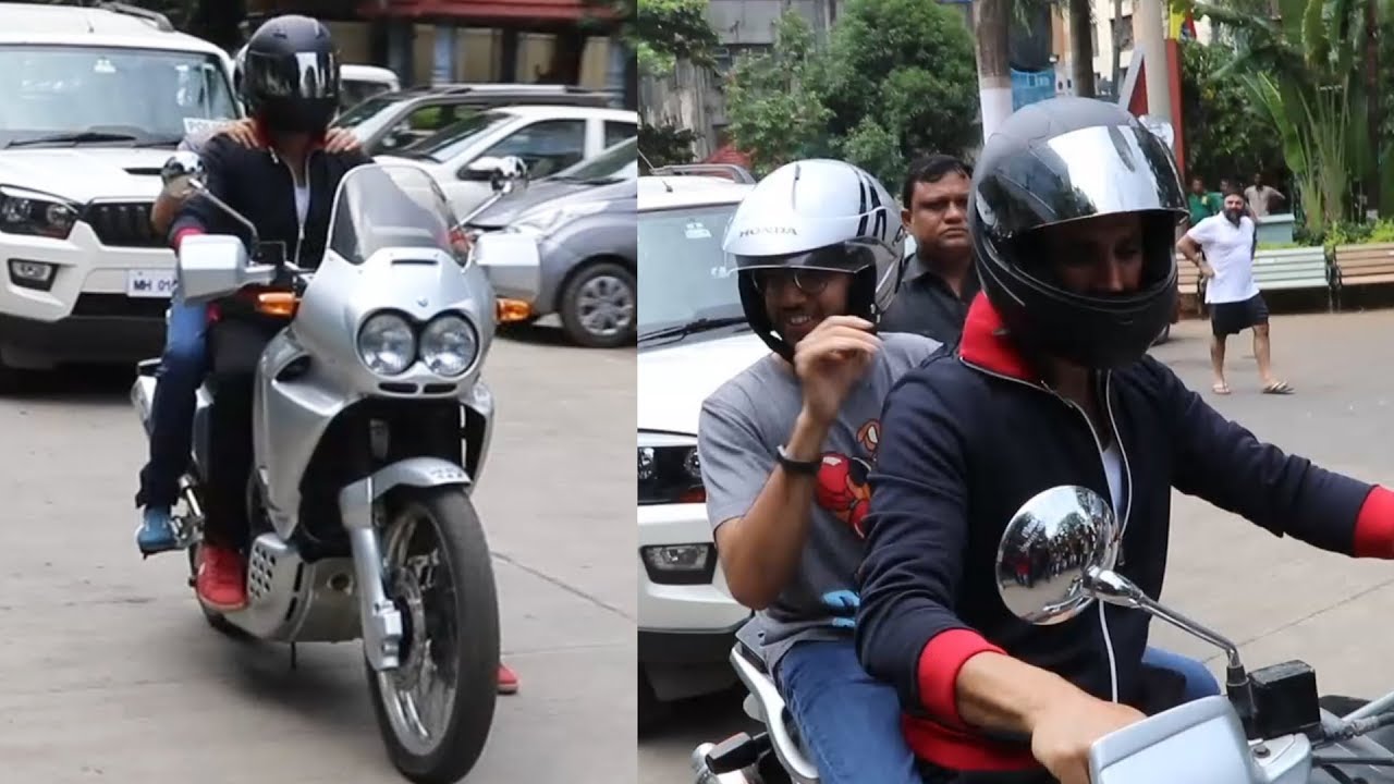 Akshay Kumar की Bike सवारी - देखिये विडियो - YouTube