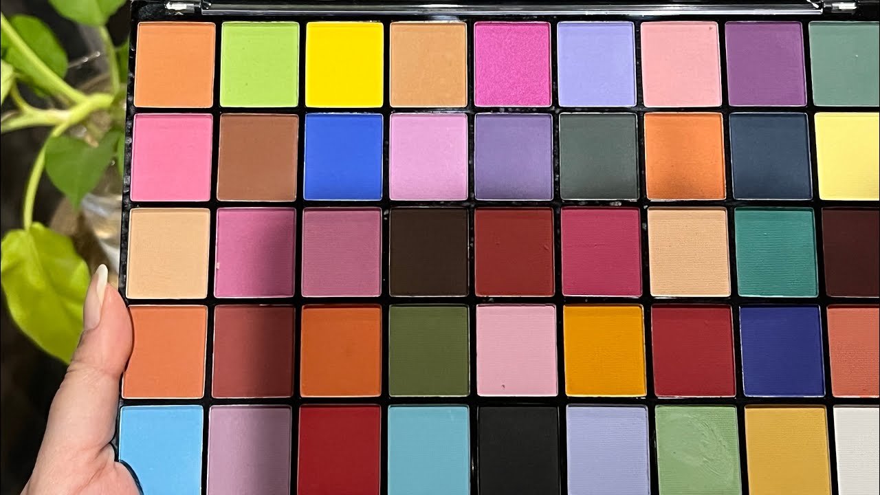 Makeup Revolution Maxi Reloaded Eyeshadow Palette , Monster Matts - YouTube