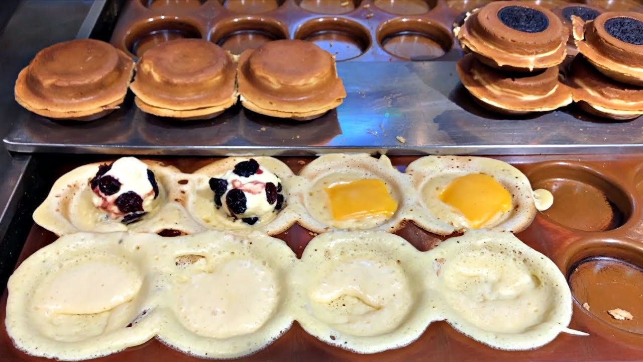 Wheel pies / 車輪餅 - Taiwanese Street Food (Red Bean Wheel Cake ...